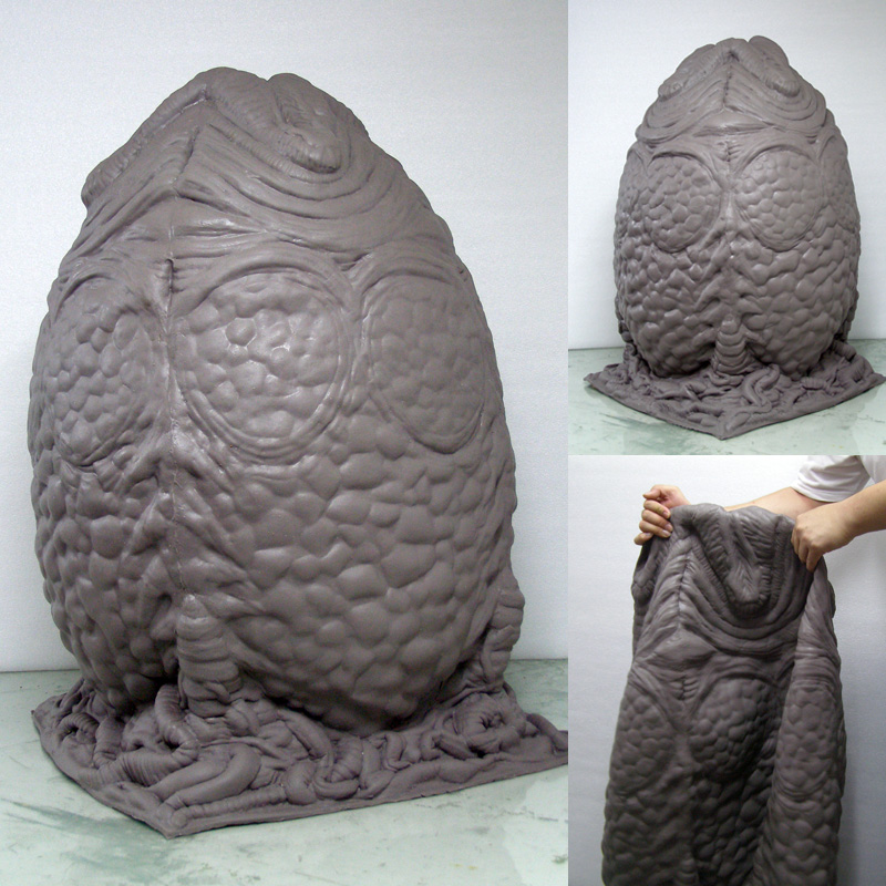 The Midas Touch a.k.a. 3dwizart: Life Size Raw Alien Egg & Carpet
