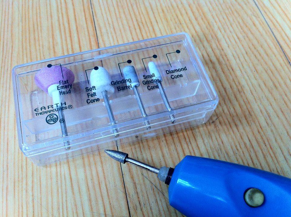 Drew's Gunpla Tips: How to sharpen your rusted hobby knives