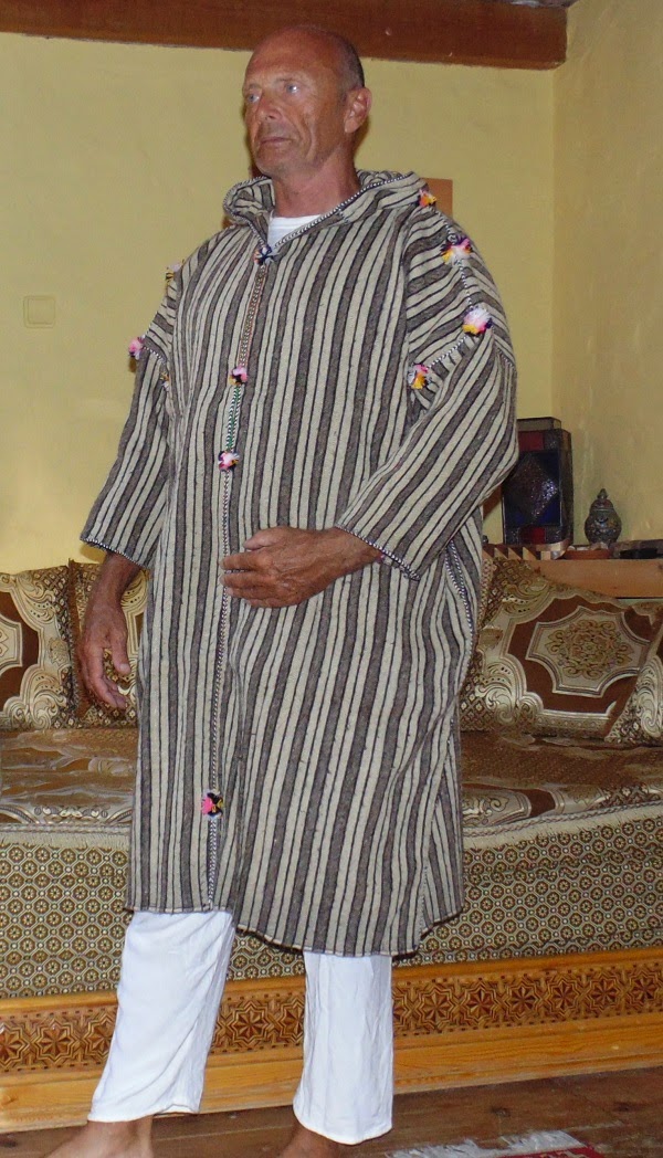 Moroccan clothing: Chefchaouen Djellaba