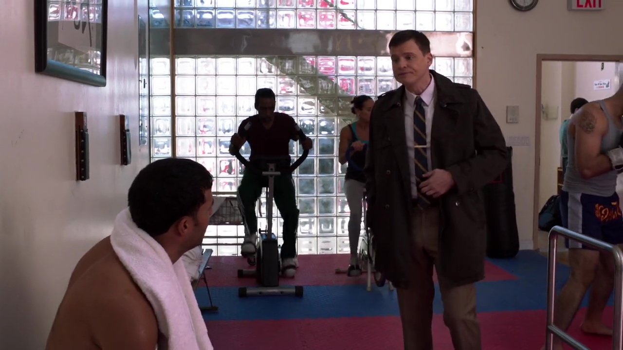 ausCAPS: Danny Henriquez shirtless in Unforgettable 1-08 "Lost Things"