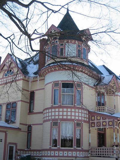 House of Herbastyle: Traditional Exotic House Design Architects