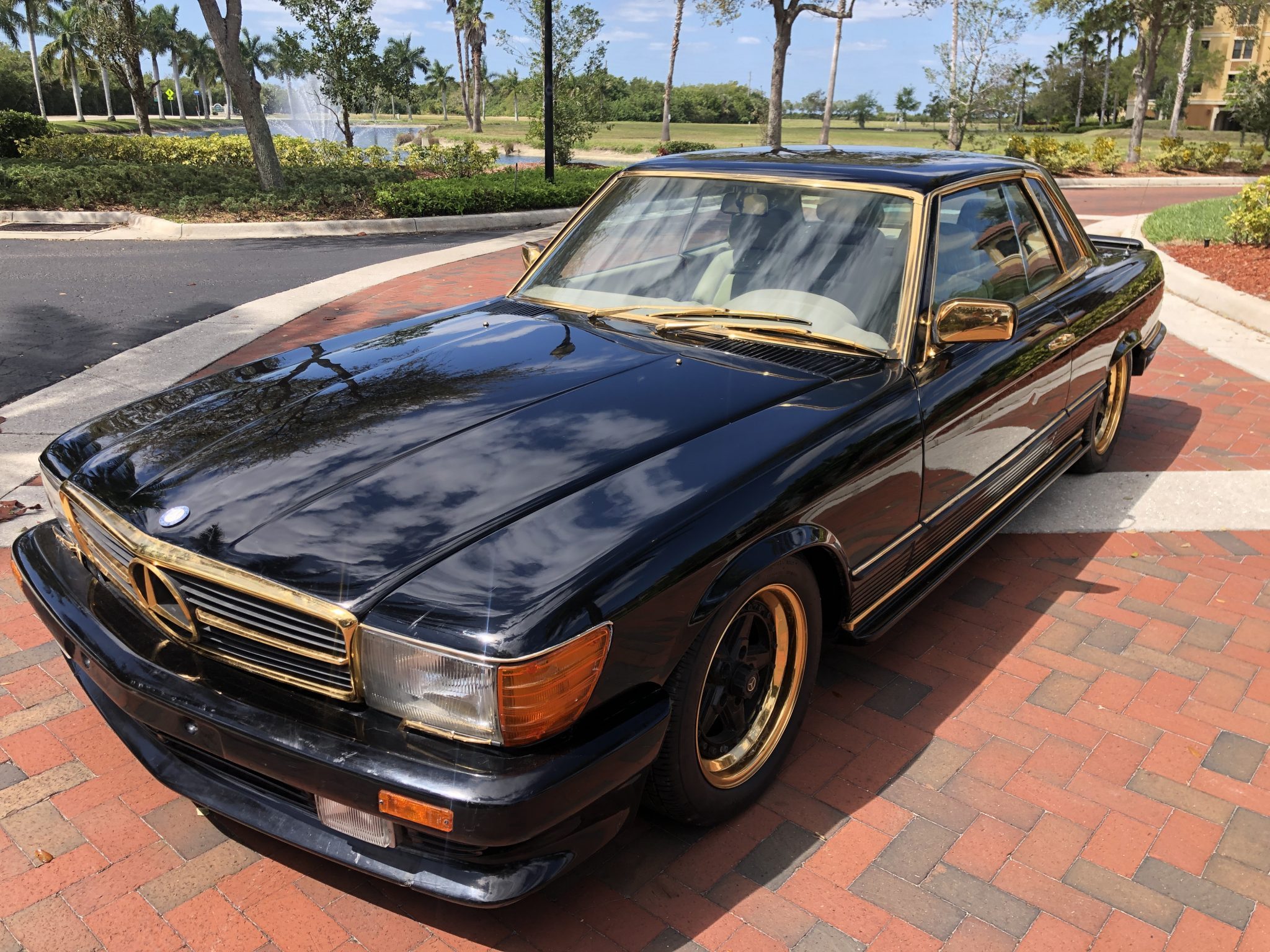 1977 Mercedes-Benz C 107 350 SLC mit AMG Akzenten