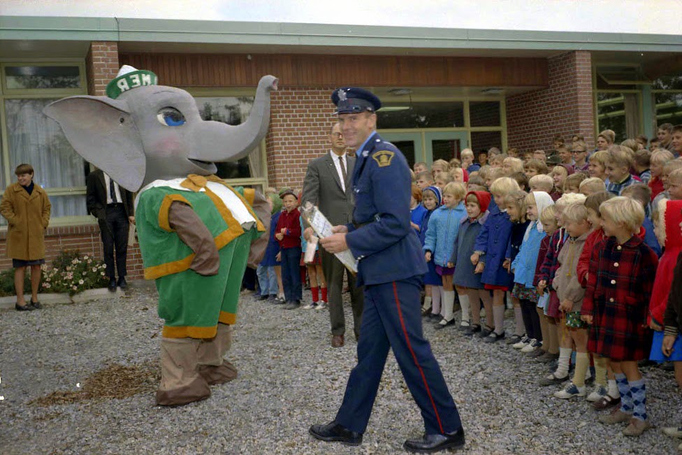 The Glass Character: Elmer the Safety Elephant!