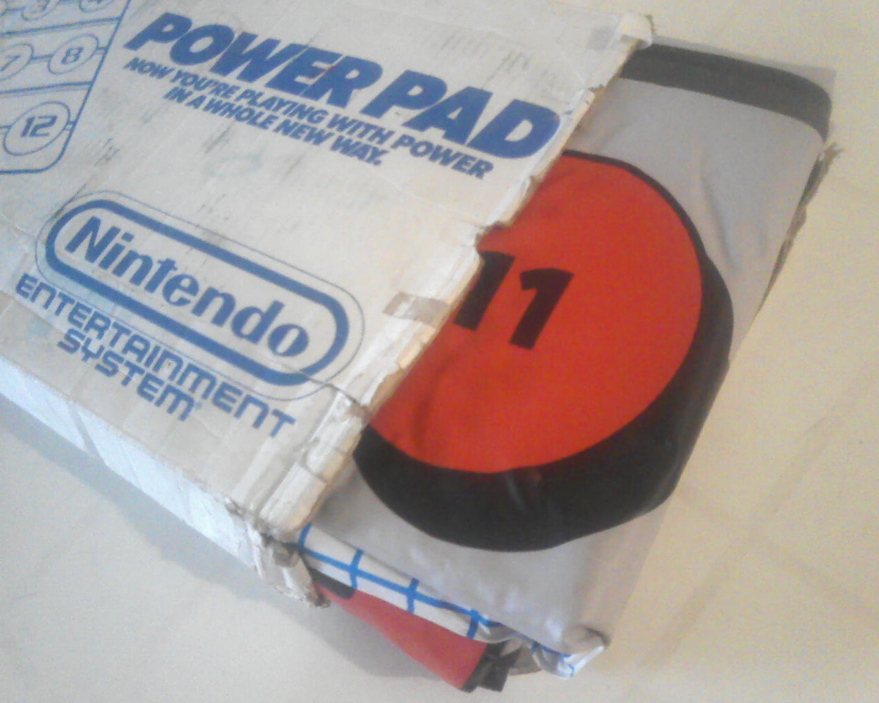 Mi Colección de Videojuegos.: Nintendo Power Pad en caja original.