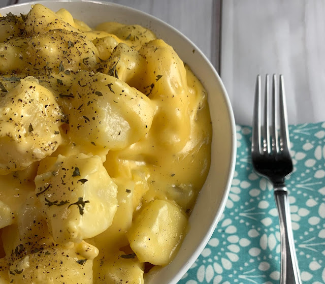 Cheesy Potatoes | Chasing Saturdays