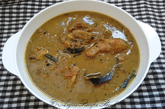 Anju's Recipe Book: Chicken Mappas / Chicken in rich coconut milk gravy