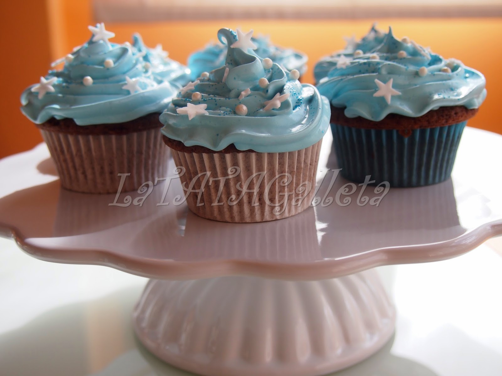 LaTATAGalleta: CUPCAKES AZULES CON ESTRELLAS..... ESPECIAL PARA CARLA