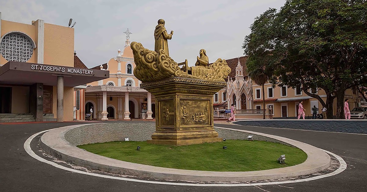Statue St. Chavara & St. Alphonsa 002