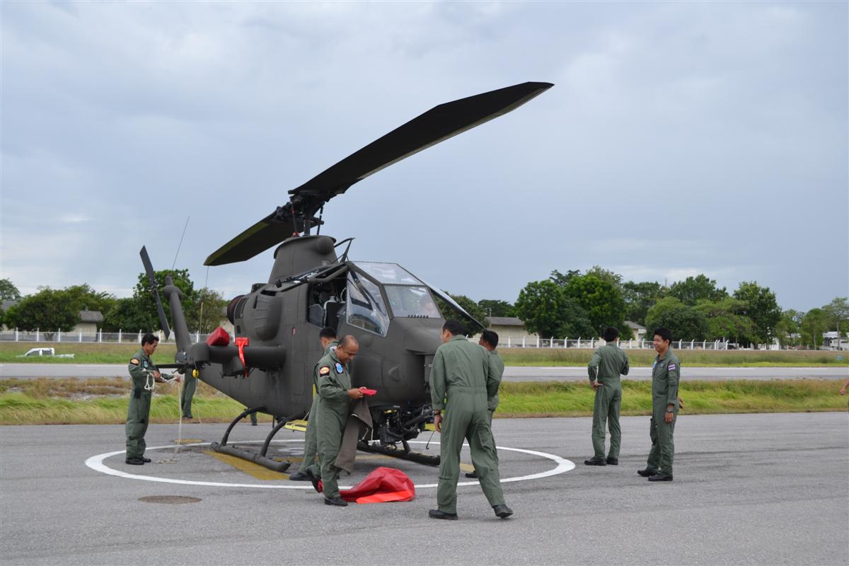 THAIDEFENSE-NEWS: ประมวลภาพ AH-1F Cobra และ AS550 C3 Fennec