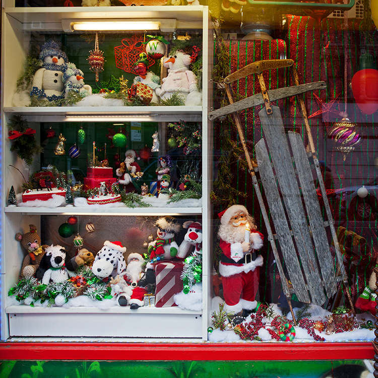 James and Karla Murray Photography: Storefront Christmas Windows of the ...