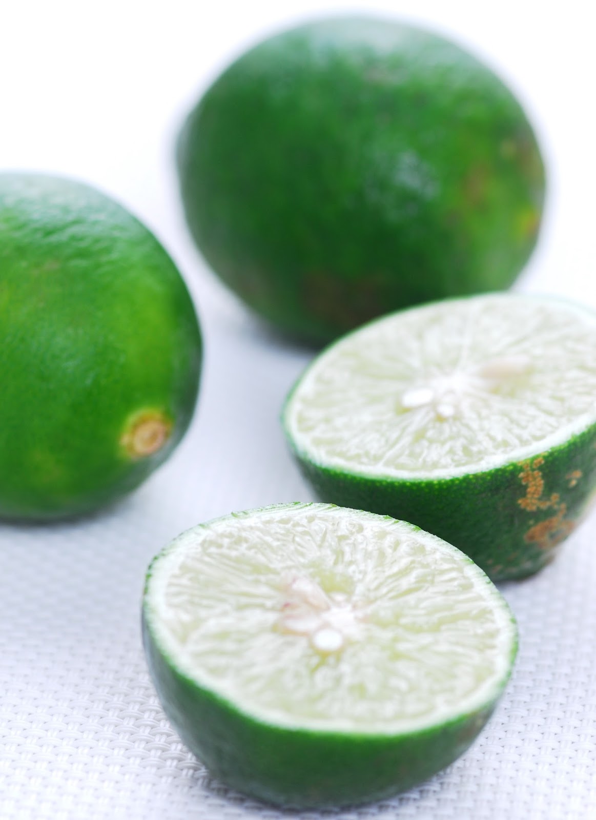 Jeruk Nipis ( Citrus aurantifolia )