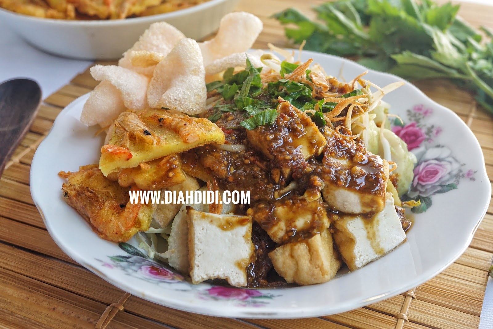 Diah Didi's Kitchen: Lezatnya Tahu Gimbal Khas Semarang