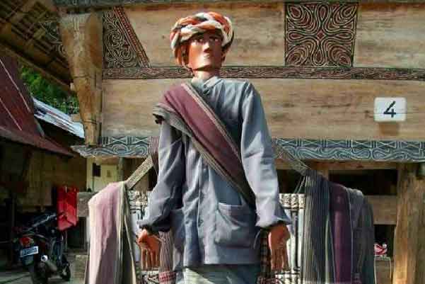 5 Tempat Wisata di Desa Tomok Samosir, Hits 2019 - Traveling Medan