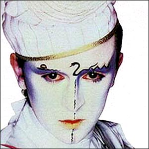 いいモノ。Clips: Steve Strange, Visage lead singer, dies aged 55