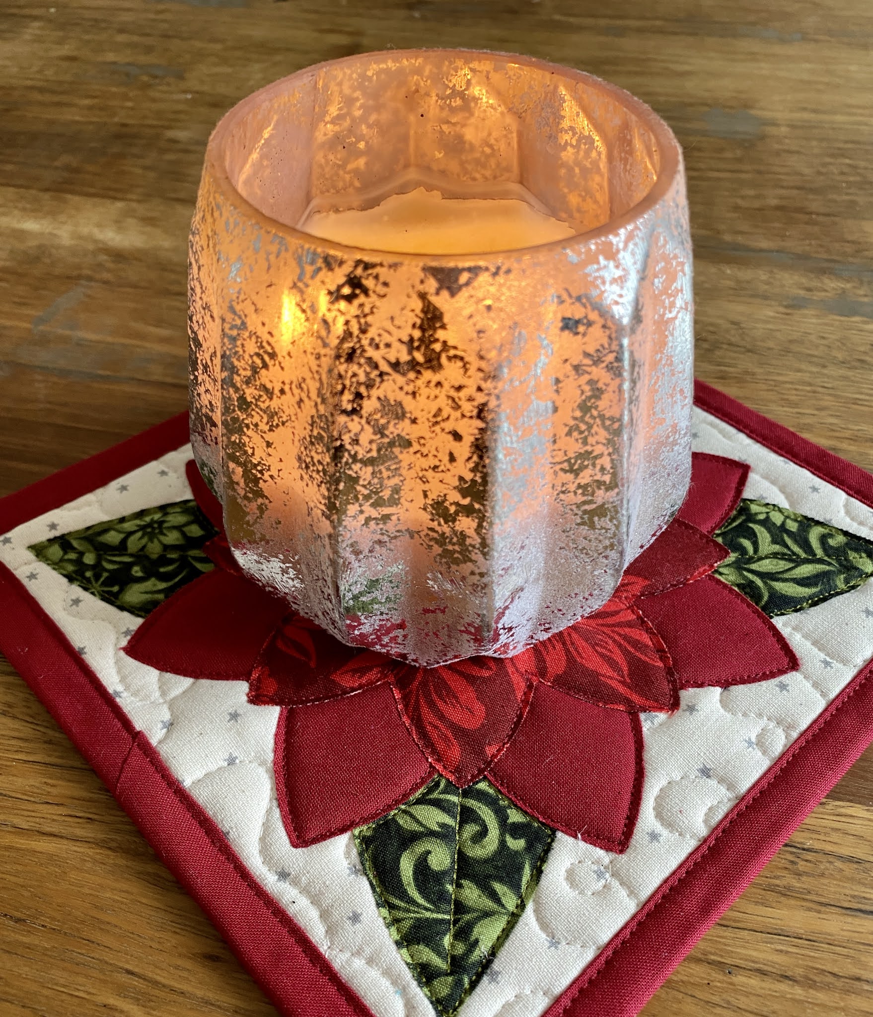 Poinsettia Candle Mat - Samelia's Mum