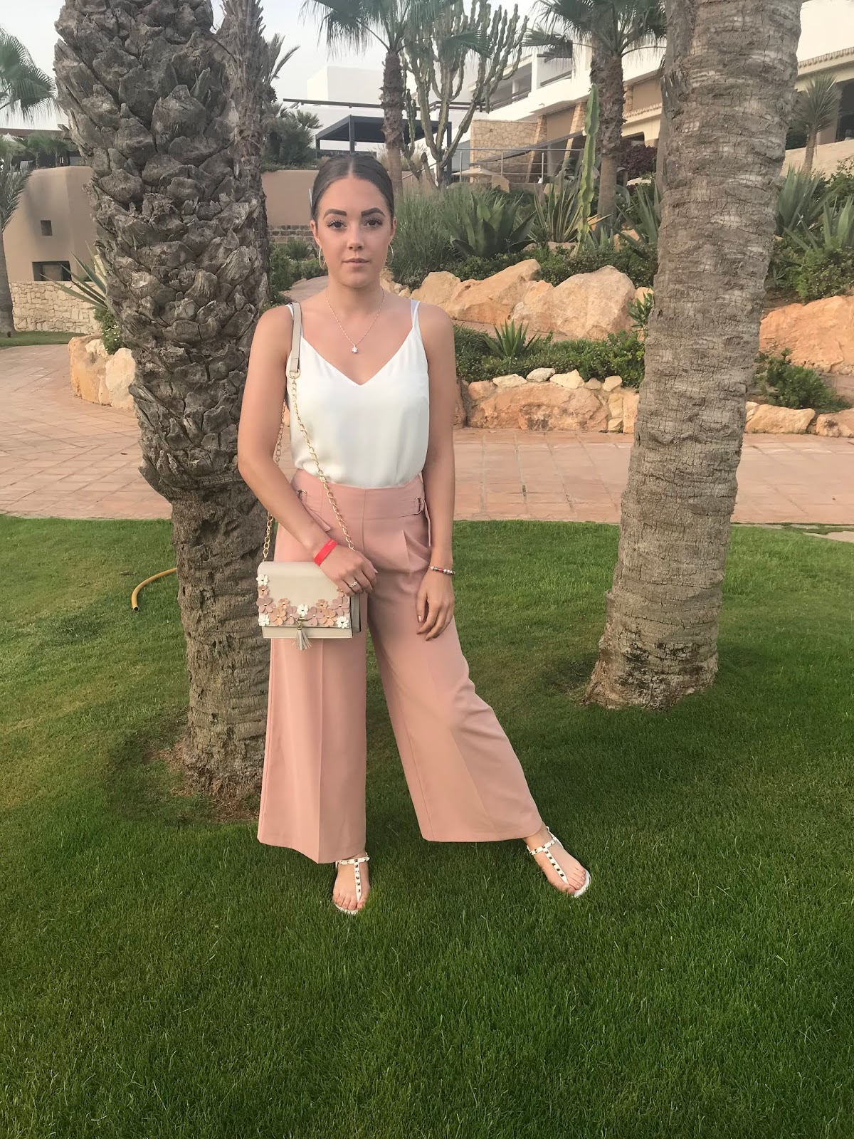 Holiday Lookbook 2018 ~ Emma Victoria