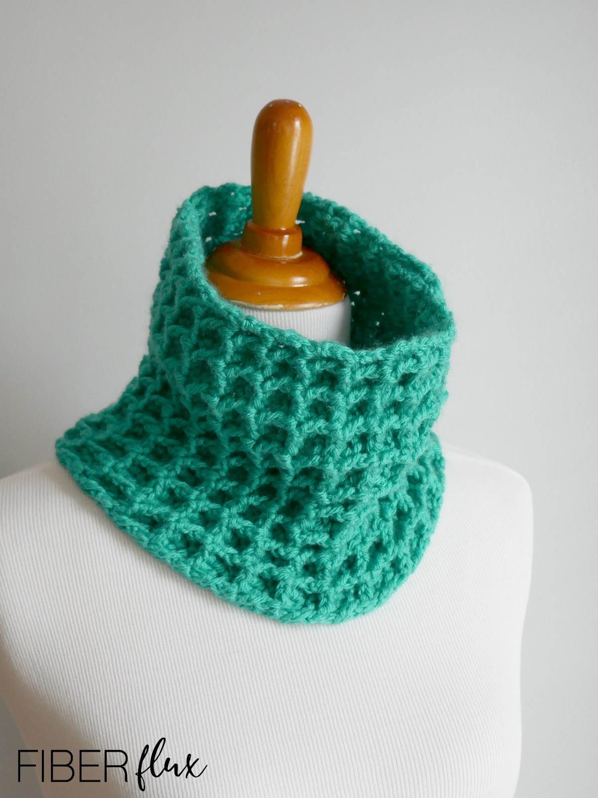 Fiber Flux: Jade Waffle Cowl, Free Crochet Pattern + Video