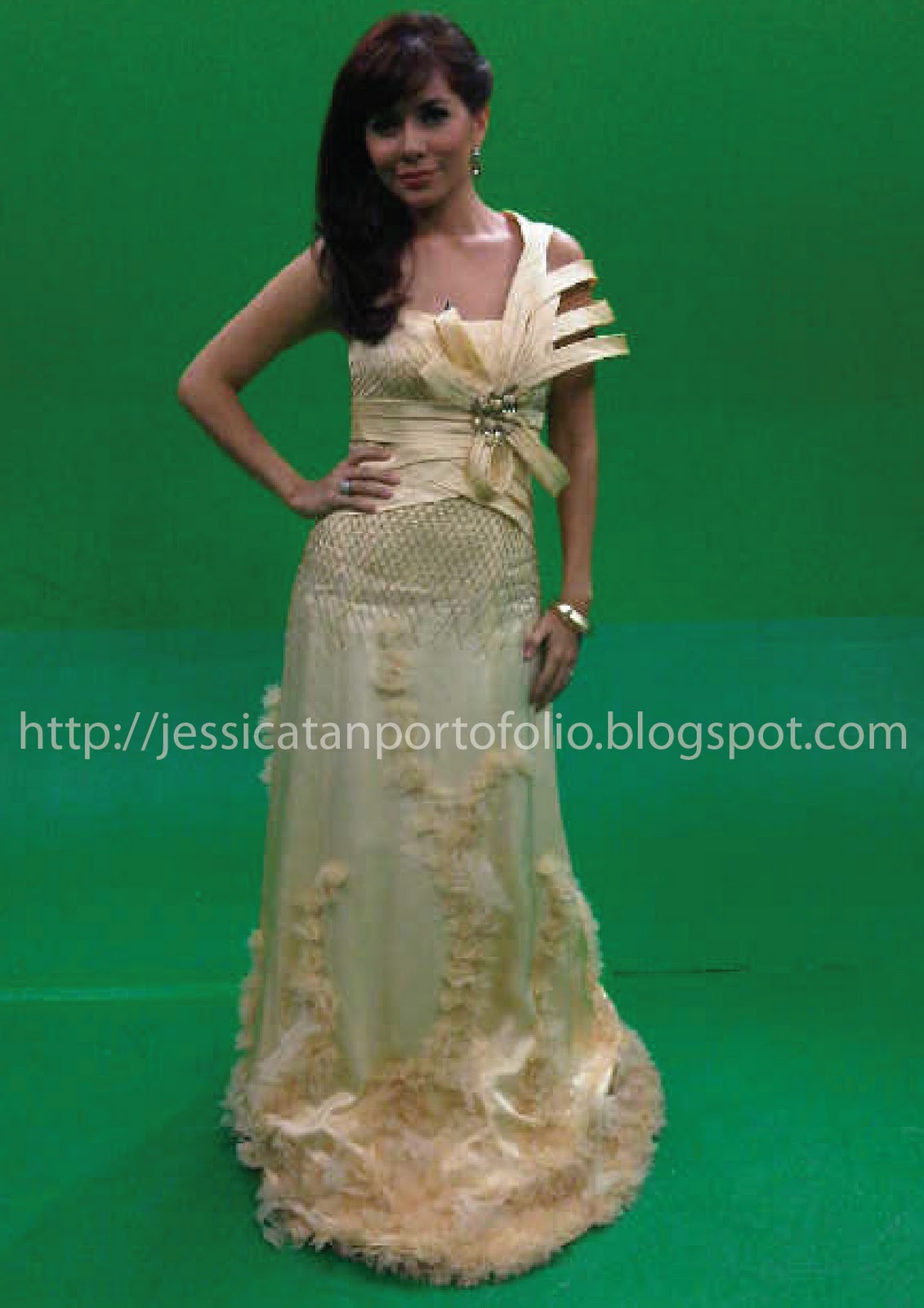 Jessica Tan: INSERT 'S HOST