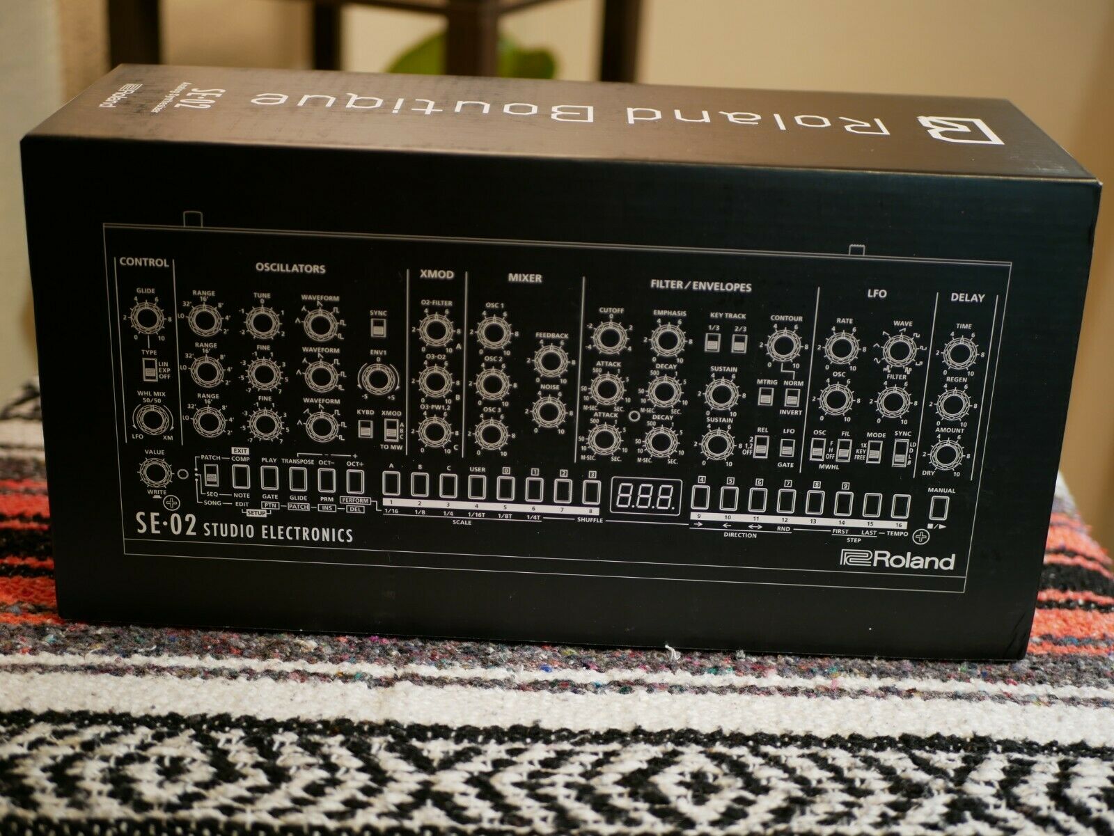 MATRIXSYNTH: Roland SE-02 Analog Synthesizer w/ Original Box