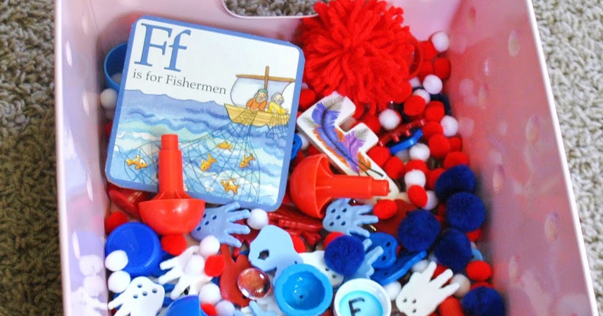 The Iowa Farmer's Wife: 4th of July Sensory Bucket