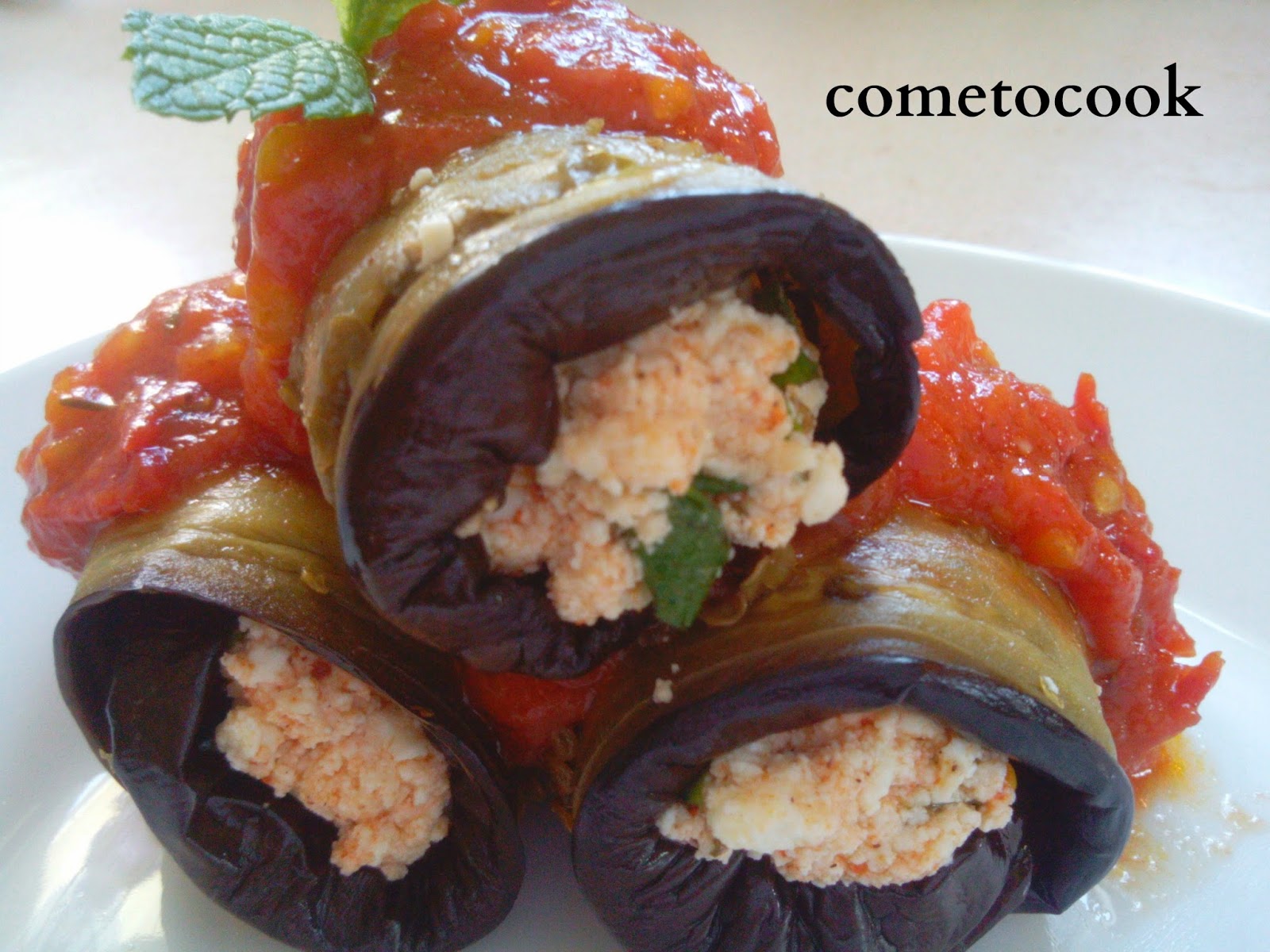 Come to cook: Ρολάκια μελιτζάνας με φέτα και ανθότυρο