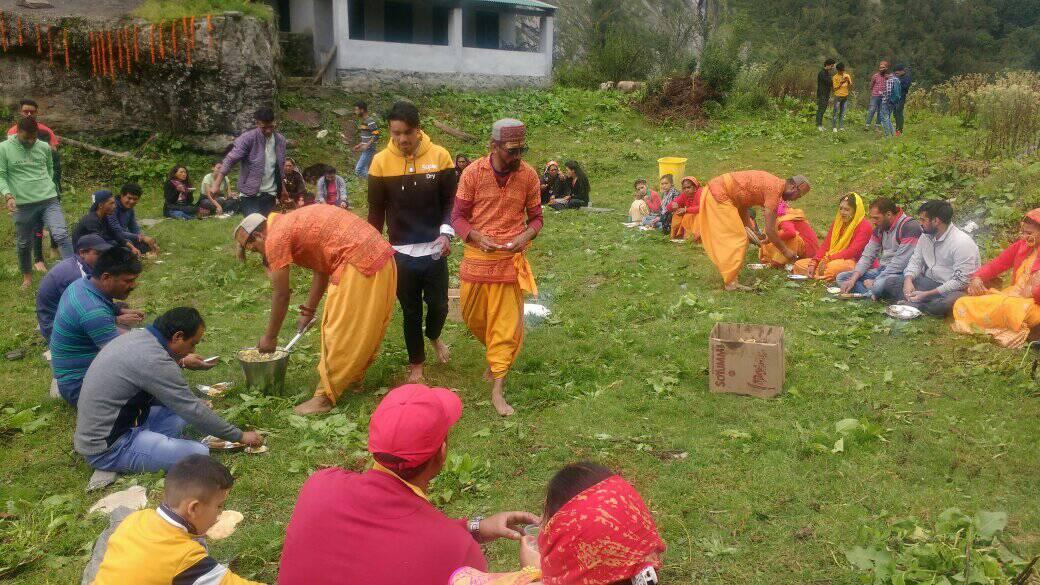 पहाड़ से पहाड़ी: Khiro Valley the ultimate and untouched full of alpine meadows..