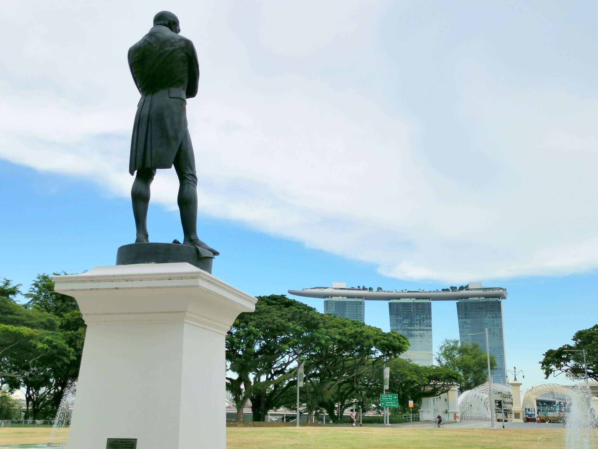 History of Raffles Statues in Singapore |Tony Johor Kaki Travels for ...