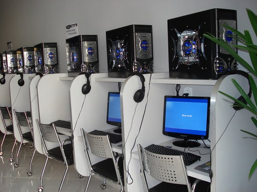 25+ Best Internal Internet Cafe Arrangement Design Samples ~ Resources ...