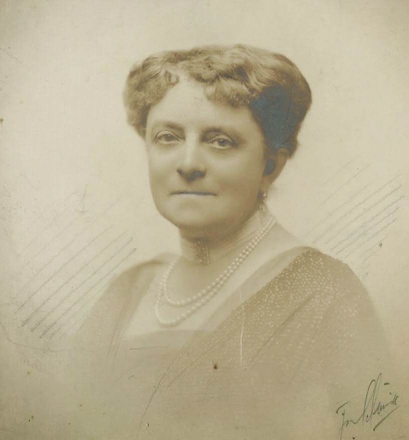 ArchMusicMan: May 2014