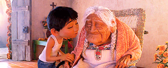 더쿠 - 디즈니 X 픽사 [코코] 짤털.gif