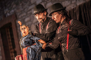 antamapantahou puppet theatre: THE STRINGS OF MUSIC