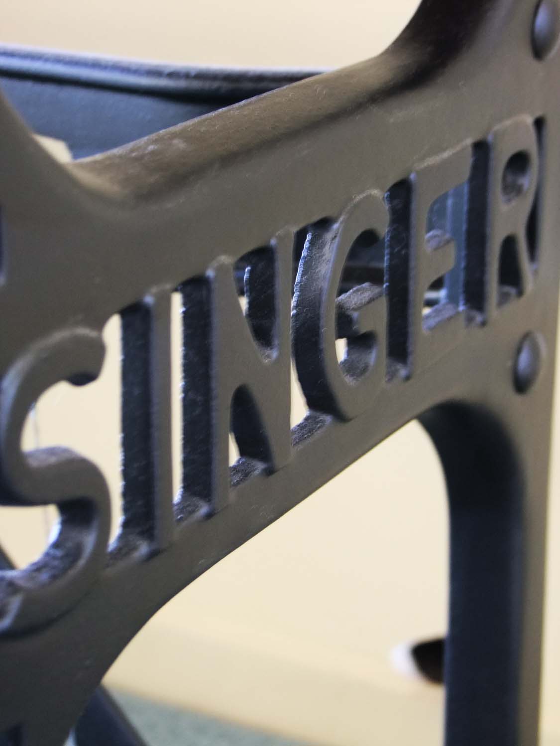 Bravo Henry: DIY Singer Sewing Table