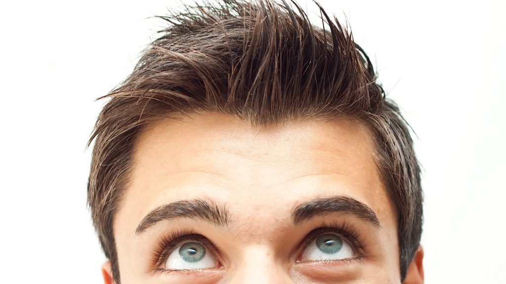 8 Cara Membaca Pikiran Dari Gerakan Bola Mata