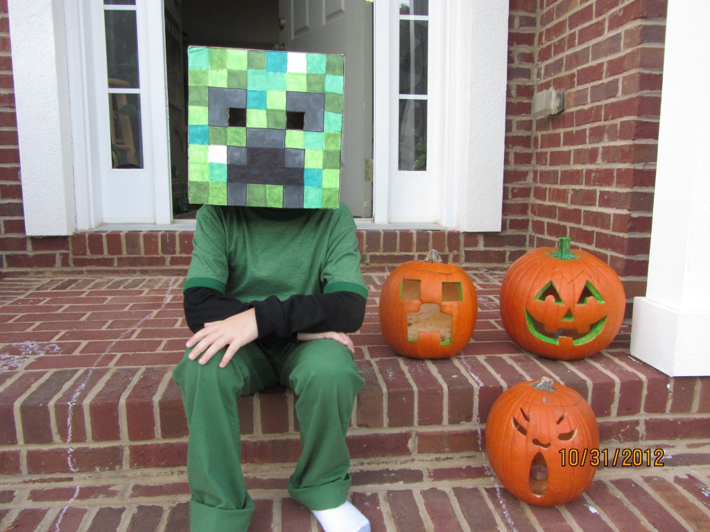 Untangling Life: How to Make a Creeper Mask