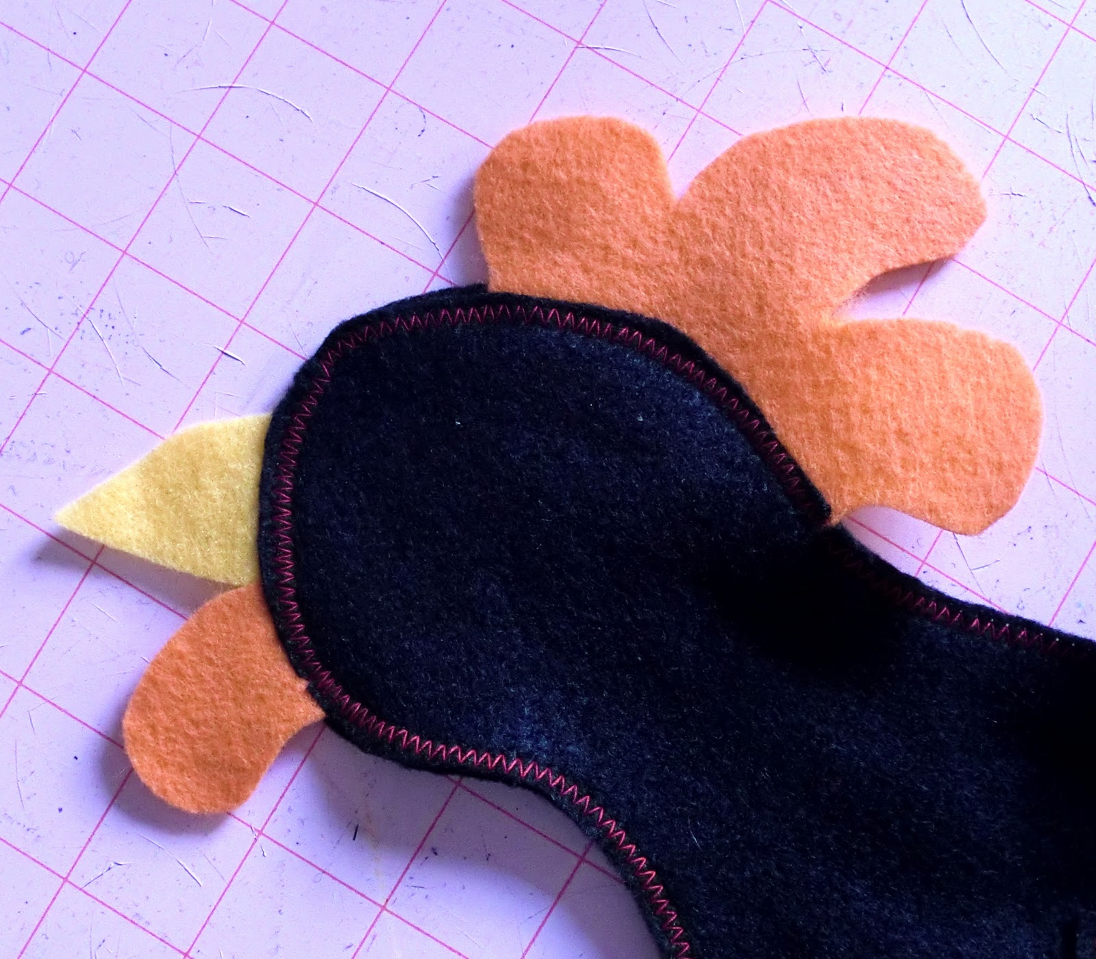 macaroni & cheese: Tutorial: Felt Chicken Hat PLUS Pattern!