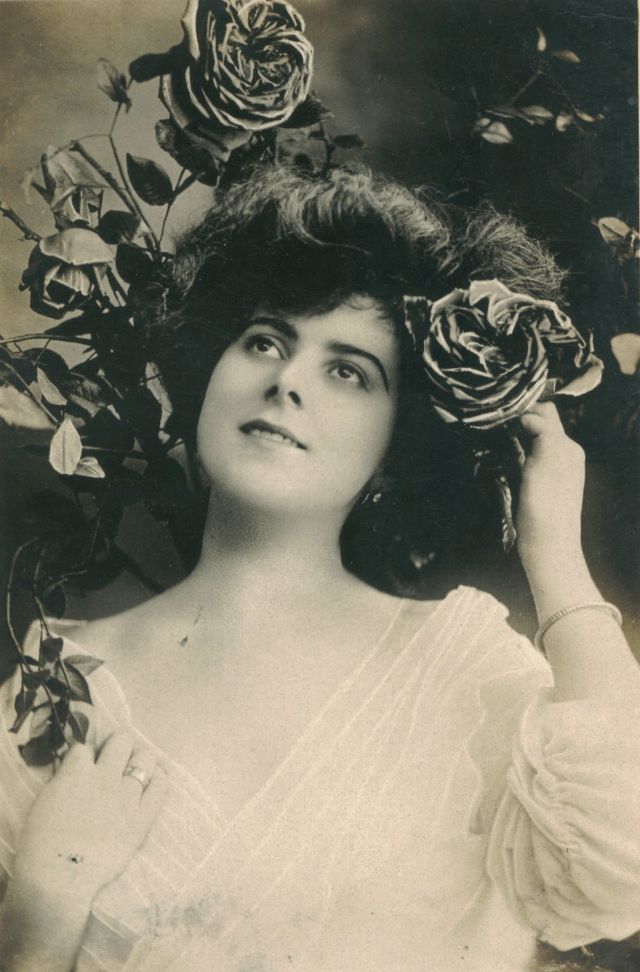 The Nightingale of Wales: Gorgeous Photos of Gaynor Rowlands During Her ...