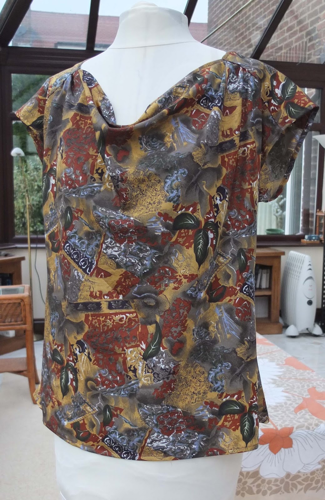 anne's blog: Bias cut top for my Mum, using modified Simplicity 2594