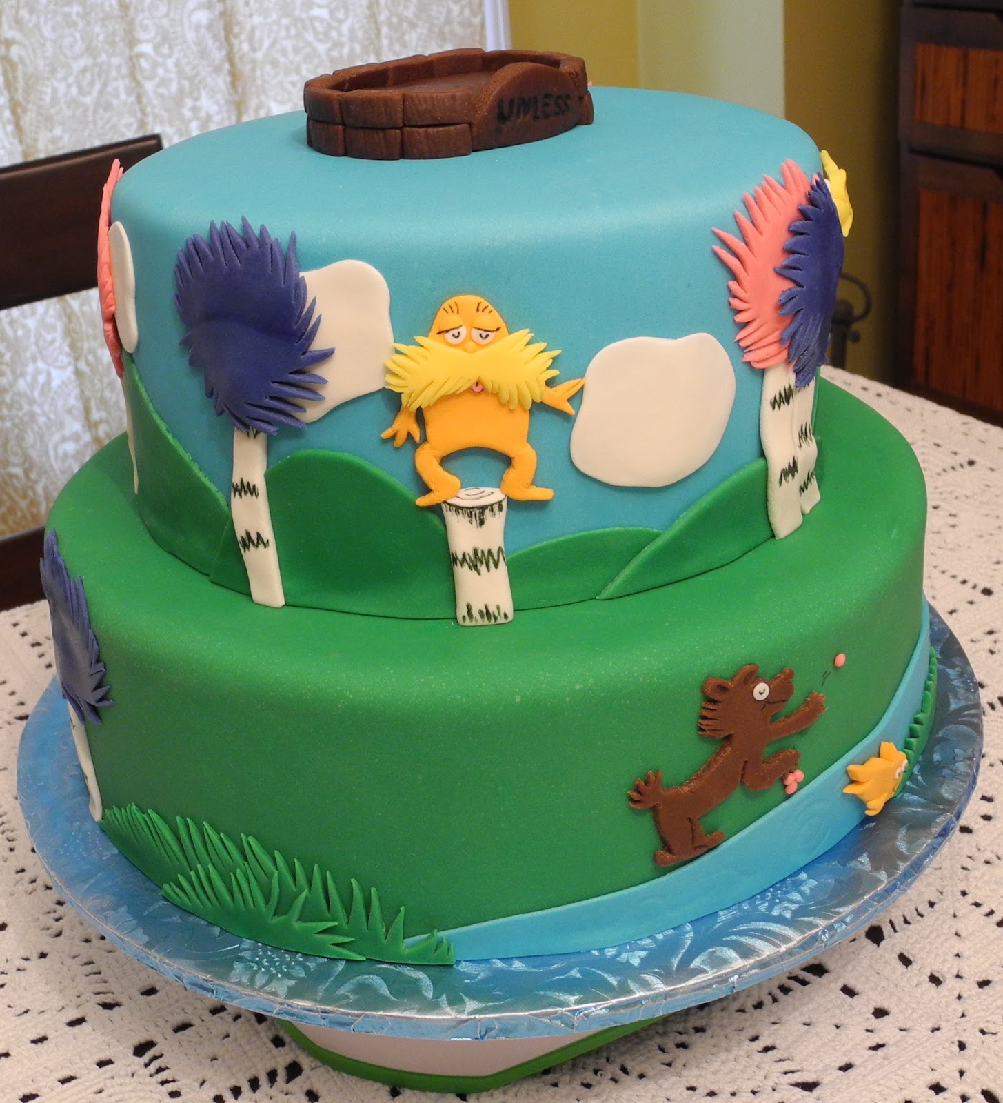 Debby's Cakes: My Daughter's Lorax themed cake and party!