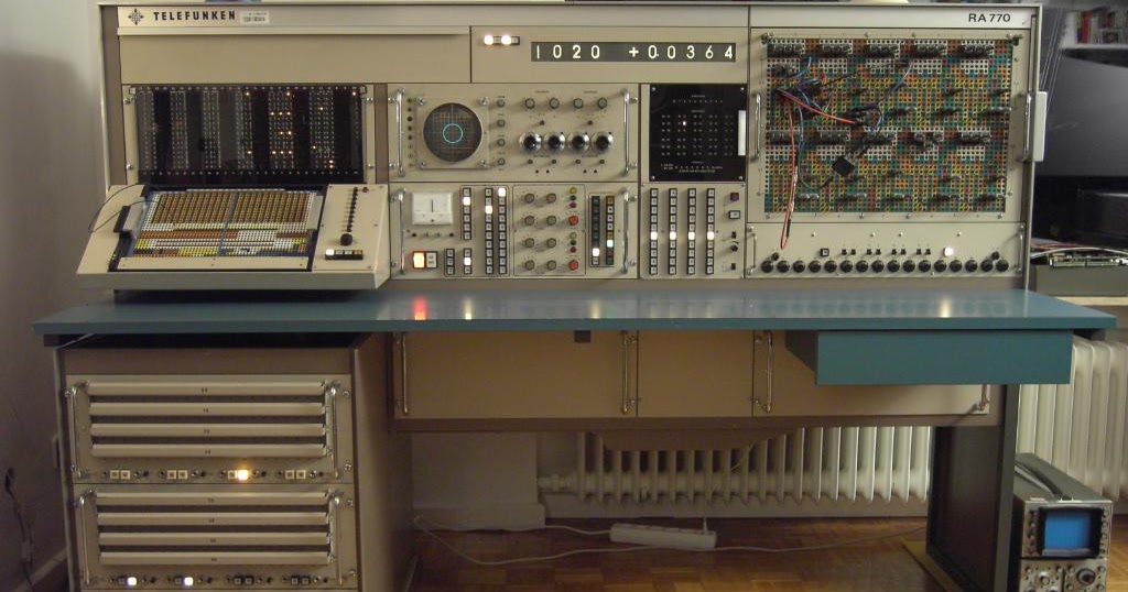 E MAX COMPUTER EDUCATION: COMPUTER INTRO.