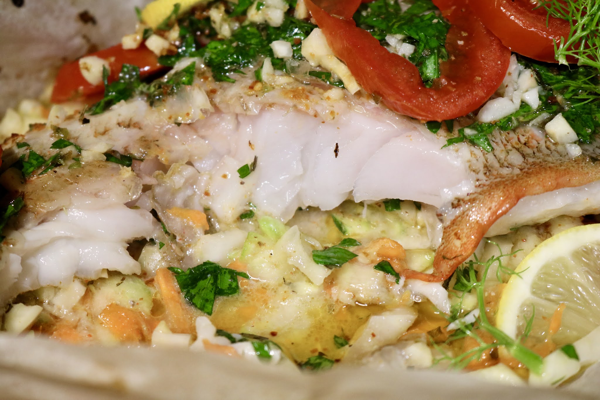 Rotbarbenfilet in Papier