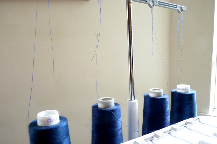 four square walls: a quicker way to change serger thread