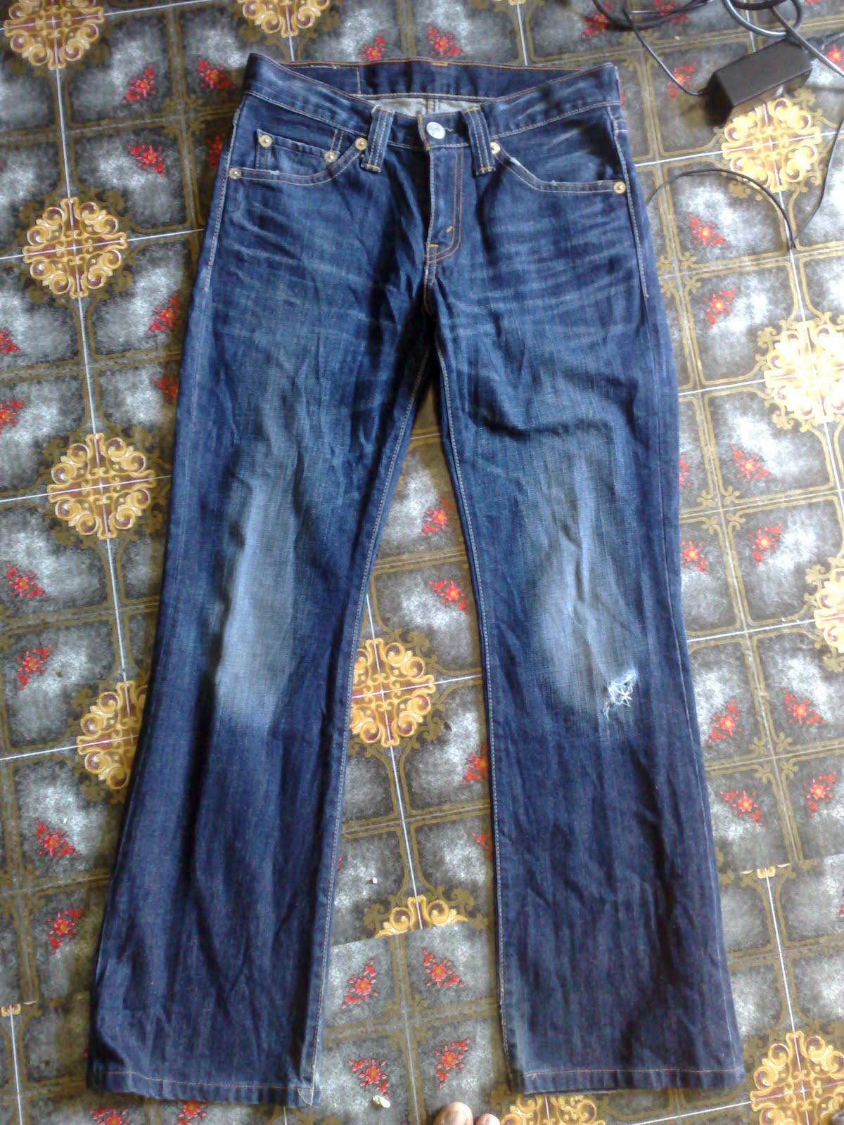 the head bundle: seluar brand levis