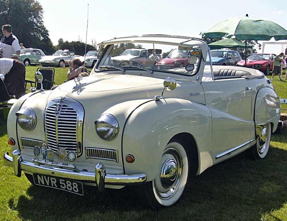 AUSTIN OF ENGLAND AT THE CHURCHILL VINTAGE AND CLASSIC CAR SHOW