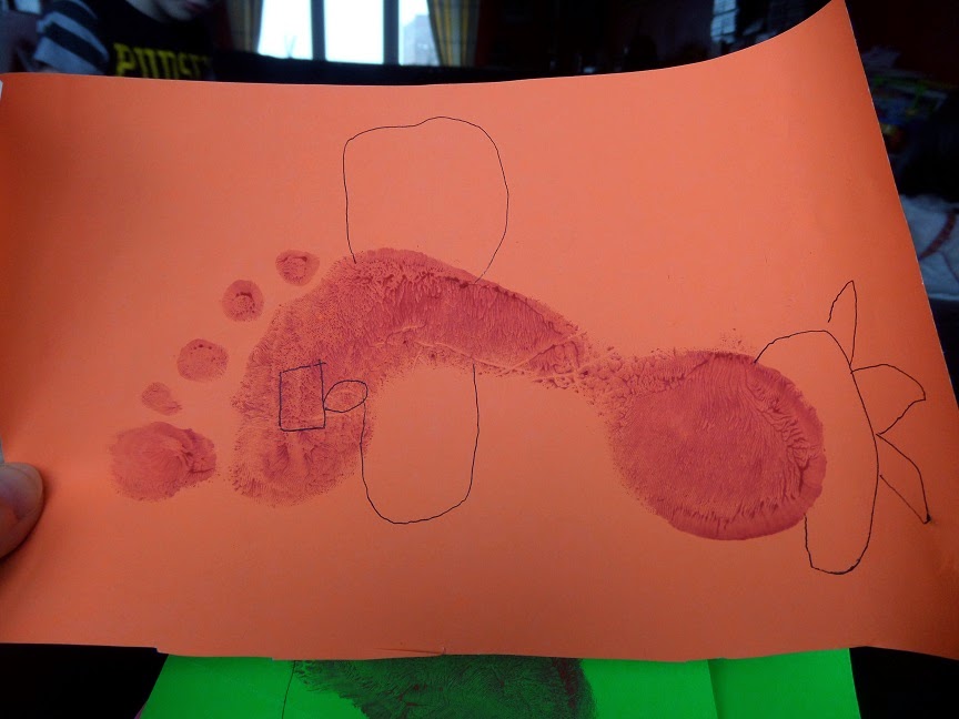 Madhouse Family Reviews: Footprint painting crafts