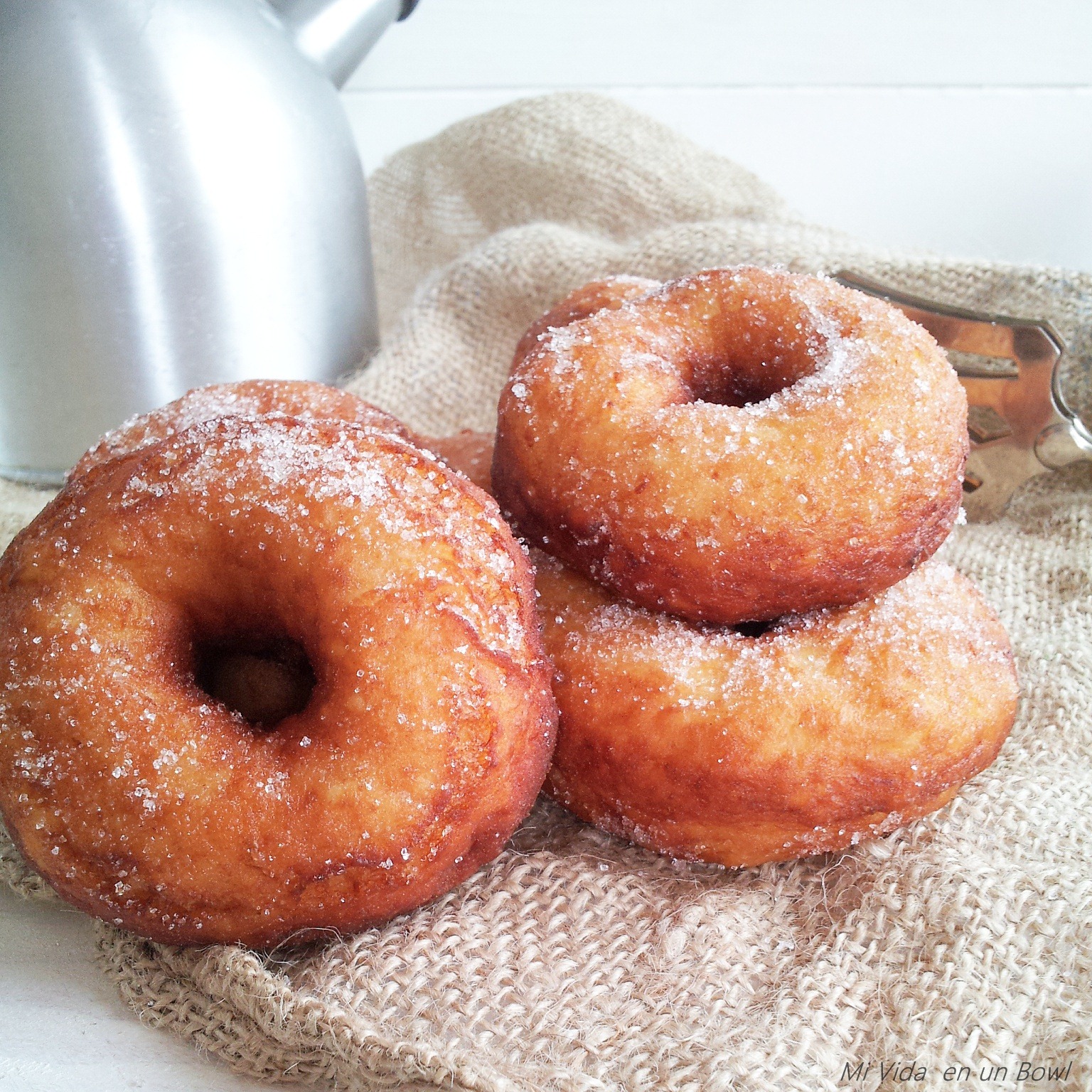 Mi vida en un bowl: The Neapolitan Graffe, a Carnival Sweet