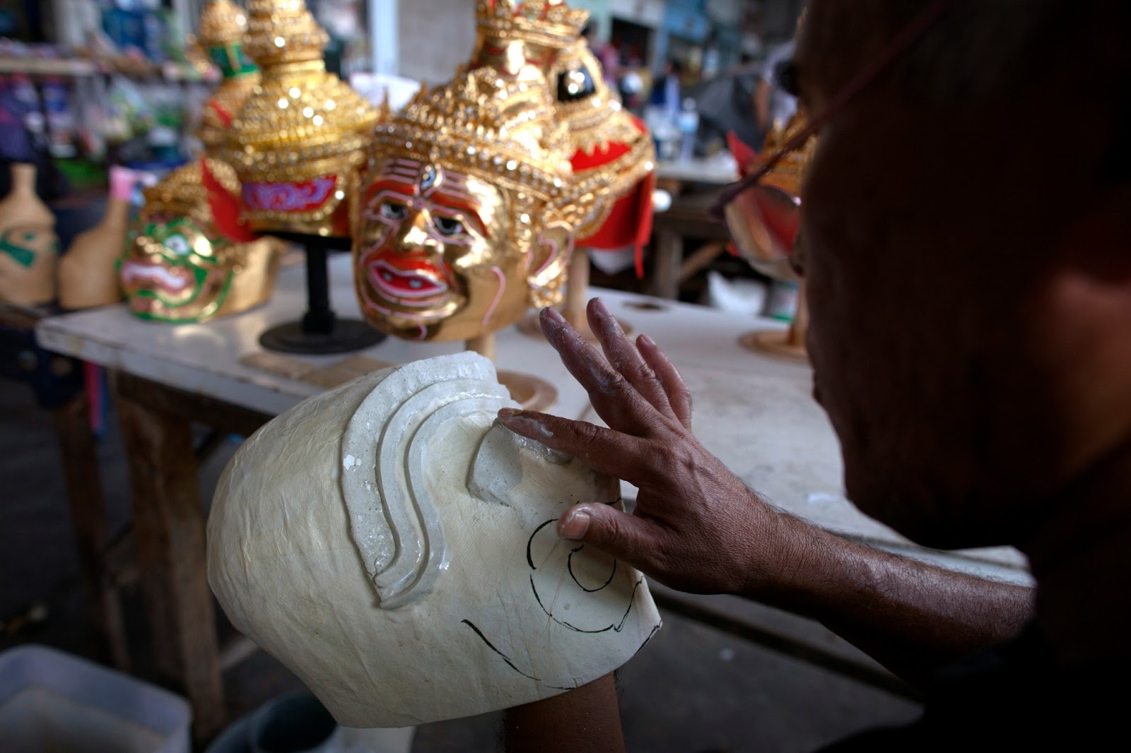 @The Dream to Thailand...: Thai Khon Mask, how it's made? หัวโขนเขาทำ ...