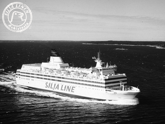 Merellä @ www.valkeatlaivat.net : Siljan Turun laivat - m/s Silja Star