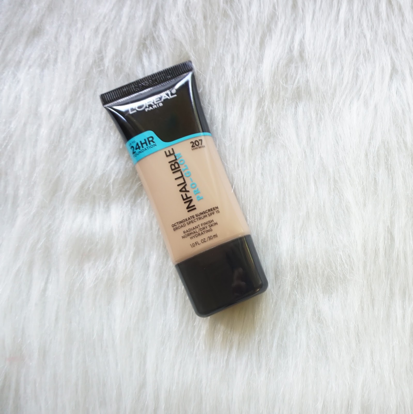 LOREAL Infallible Pro Glow Foundation Review | Brunette and Bright Lipstick