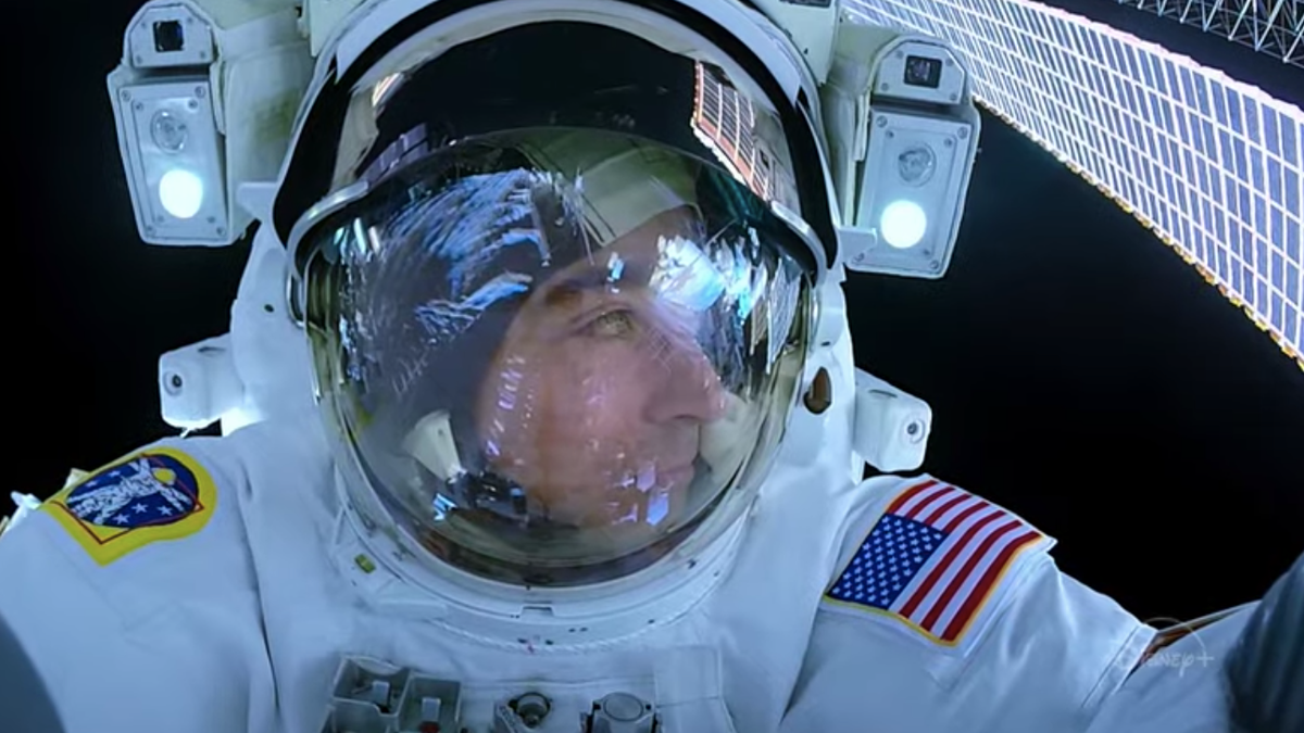 SNEAK PEEK : "Among The Stars" on Disney+