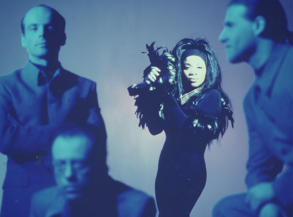 El Viejo Pop: Black Box